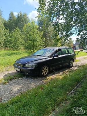 Black Volvo V70 2003 in Vilnius, with an engine capacity of 2.40 L and mileage of 395 thousand km for 899 €, photo 6 on AUTOMOTO.COM.LV