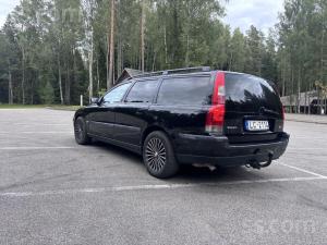 Black Volvo V70 2003 in Cesis, with an engine capacity of 2.40 L and mileage of 409 thousand km for 750 €, photo 3 on AUTOMOTO.COM.LV