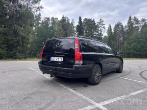Black Volvo V70 2003 in Cesis, with an engine capacity of 2.40 L and mileage of 409 thousand km for 750 €, photo 4 on AUTOMOTO.COM.LV