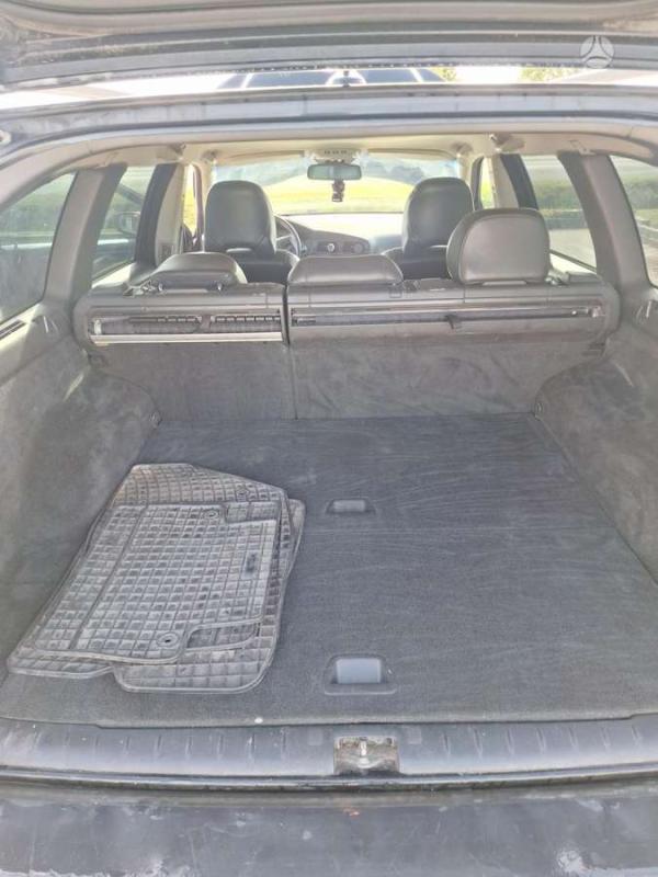 Black Volvo V70 2003 in Alytus, with an engine capacity of 2.40 L and mileage of 330 thousand km for 1200 €, photo 5 on AUTOMOTO.COM.LV