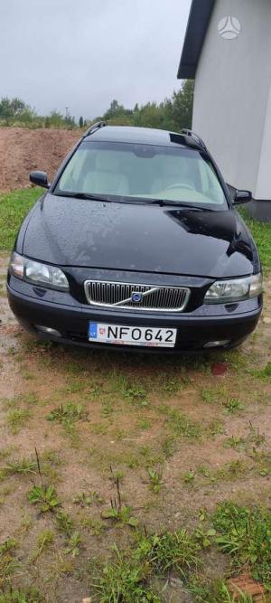 Black Volvo V70 2003 in Vilnius, with an engine capacity of 2.40 L and mileage of 344 thousand km for 2600 €, photo  on AUTOMOTO.COM.LV