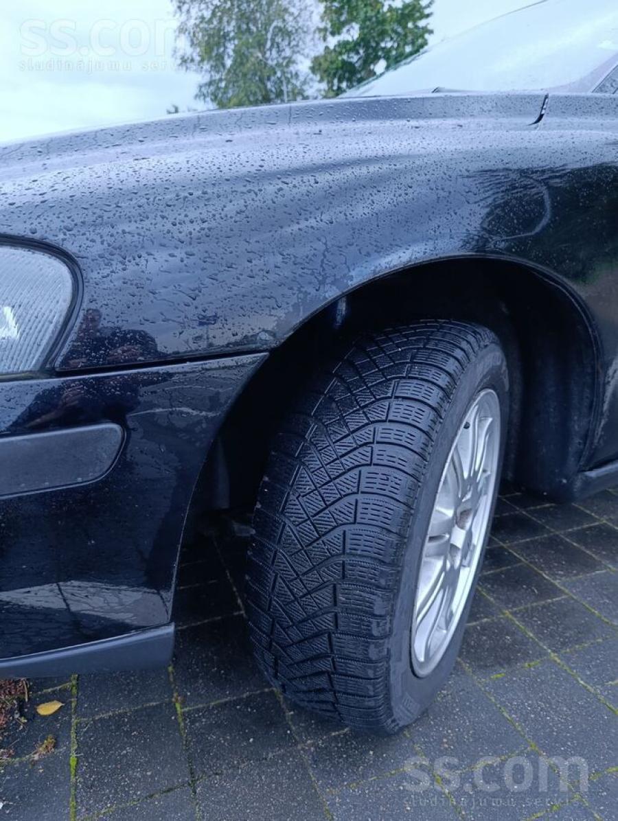 Melns Volvo V70 2003 Rīga, ar dzinēja tilpumu 2.40 L un nobraukumu 399 tūkst. km par 1790 €, foto 4 vietnē AUTOMOTO.COM.LV