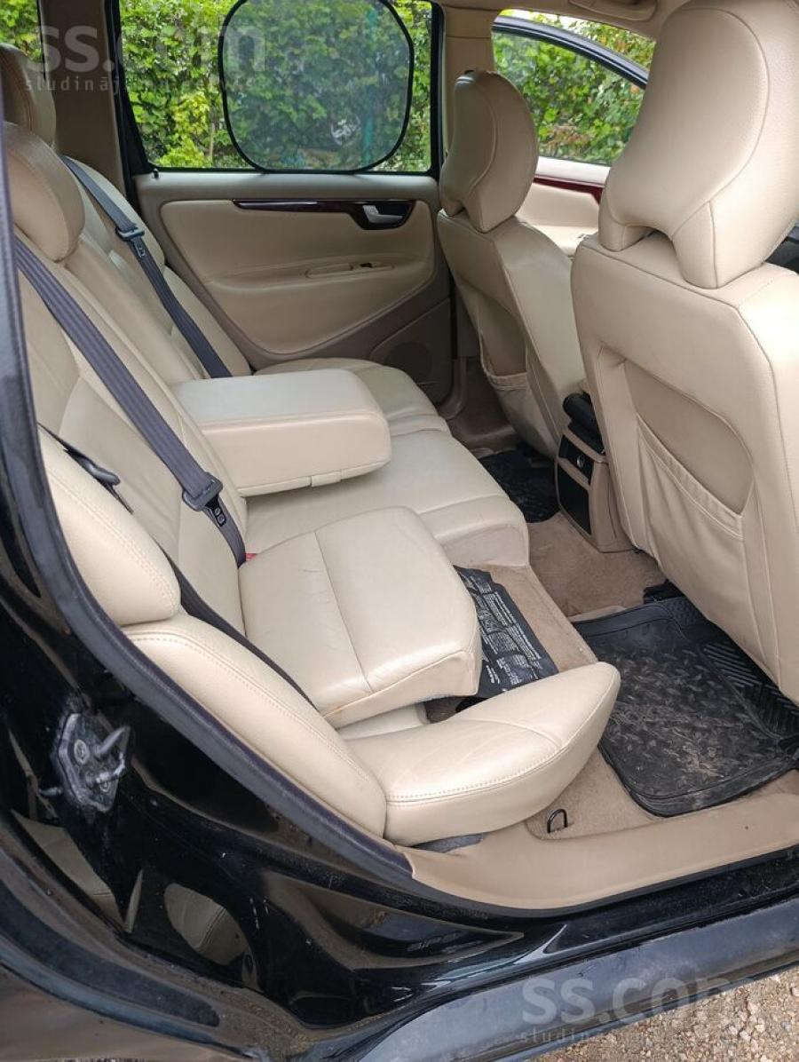 Melns Volvo V70 2003 Rīga, ar dzinēja tilpumu 2.40 L un nobraukumu 399 tūkst. km par 1790 €, foto 8 vietnē AUTOMOTO.COM.LV