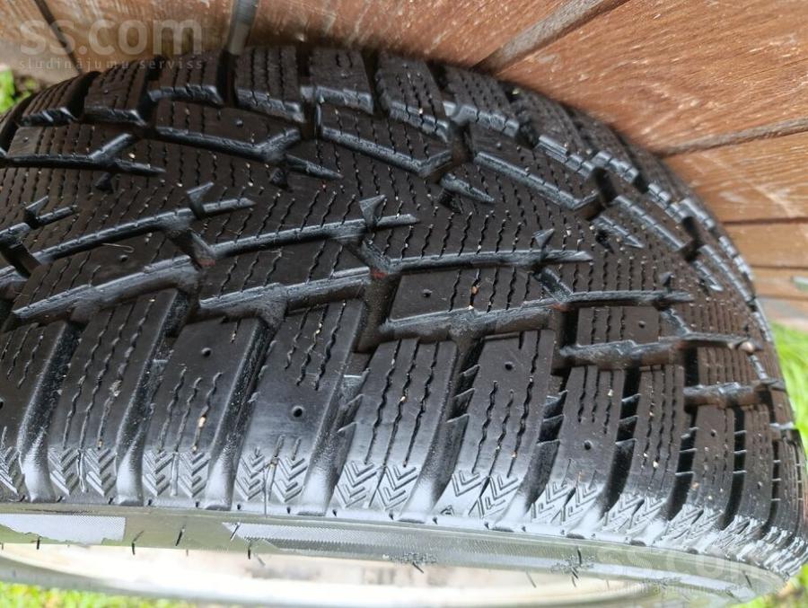 Melns Volvo V70 2003 Rīga, ar dzinēja tilpumu 2.40 L un nobraukumu 399 tūkst. km par 1790 €, foto 16 vietnē AUTOMOTO.COM.LV