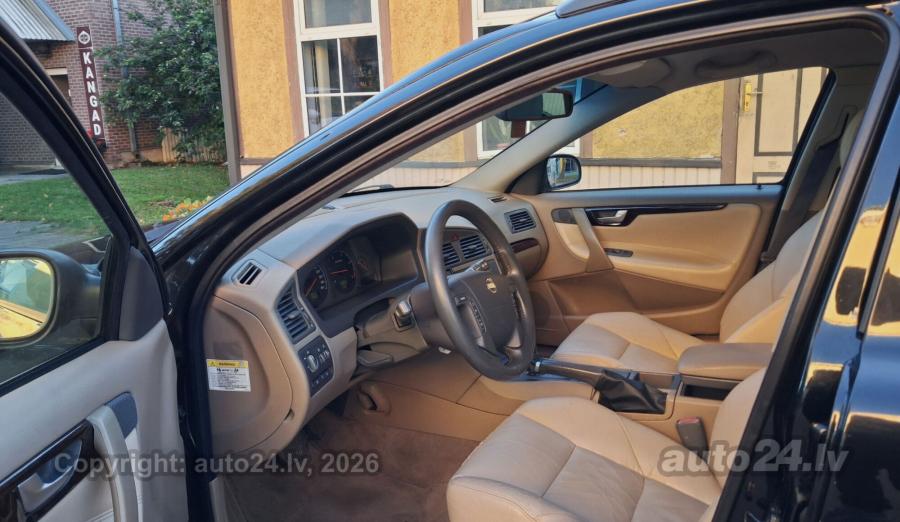 Melns Volvo V70 2003 Paide, ar dzinēja tilpumu 2.40 L un nobraukumu 416 tūkst. km par 3450 €, foto 8 vietnē AUTOMOTO.COM.LV