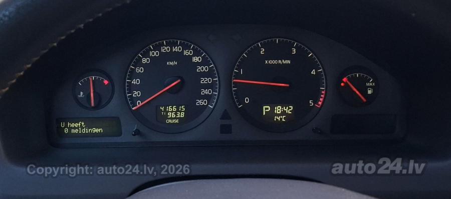 Melns Volvo V70 2003 Paide, ar dzinēja tilpumu 2.40 L un nobraukumu 416 tūkst. km par 3450 €, foto 12 vietnē AUTOMOTO.COM.LV
