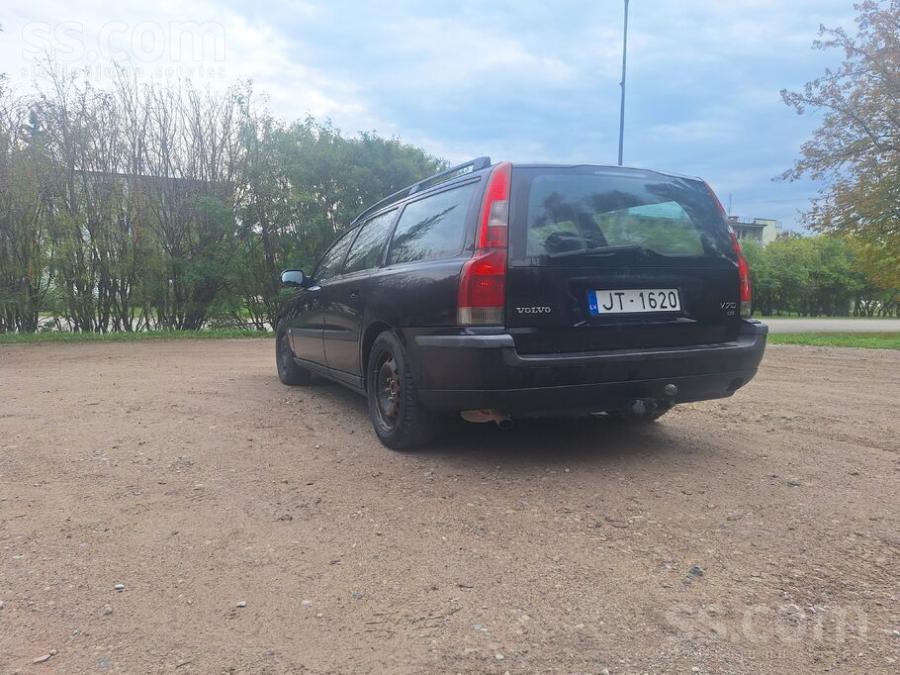 Черный Вольво В70 2003 в Тукумс, объемом двигателя 2.40 л и пробегом 312 тыс. км за 1499 €, фото 5 на AUTOMOTO.COM.LV