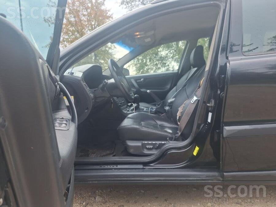 Черный Вольво В70 2003 в Тукумс, объемом двигателя 2.40 л и пробегом 312 тыс. км за 1499 €, фото 6 на AUTOMOTO.COM.LV