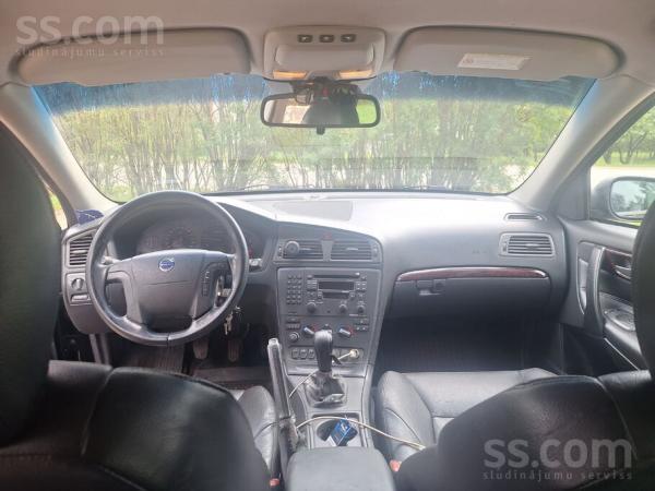 Черный Вольво В70 2003 в Тукумс, объемом двигателя 2.40 л и пробегом 312 тыс. км за 1499 €, фото 7 на AUTOMOTO.COM.LV