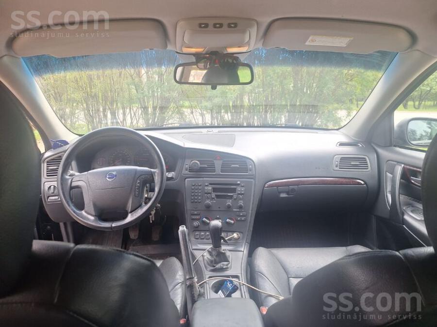 Черный Вольво В70 2003 в Тукумс, объемом двигателя 2.40 л и пробегом 312 тыс. км за 1499 €, фото 7 на AUTOMOTO.COM.LV