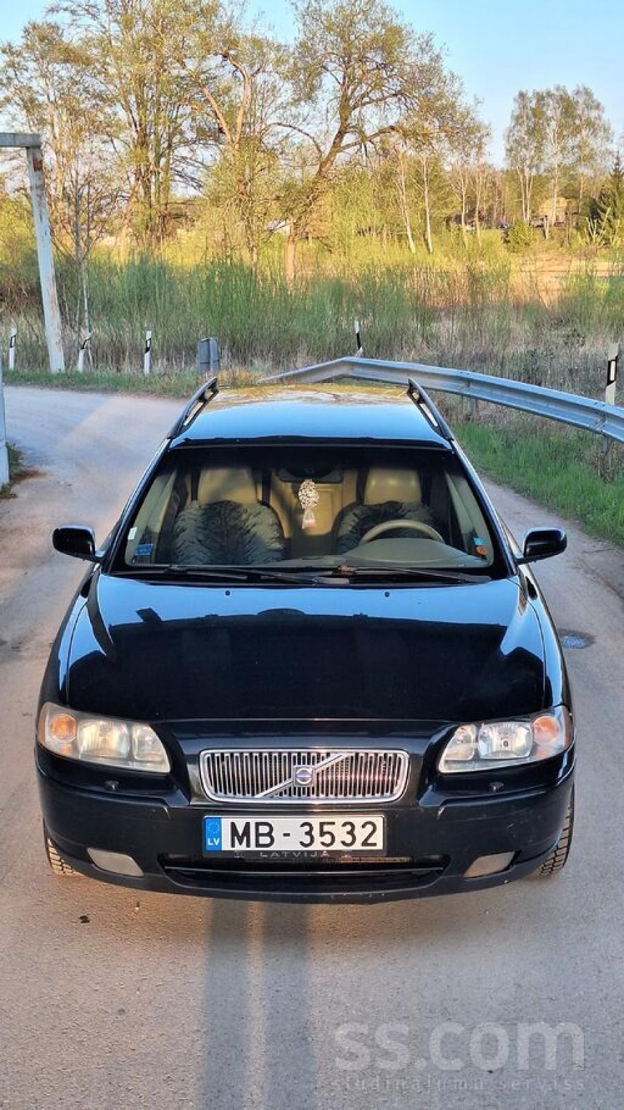 Melns Volvo V70 2004 Jēkabpils, ar dzinēja tilpumu 2.40 L un nobraukumu 421 tūkst. km par 1700 €, foto 2 vietnē AUTOMOTO.COM.LV