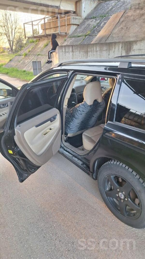 Melns Volvo V70 2004 Jēkabpils, ar dzinēja tilpumu 2.40 L un nobraukumu 421 tūkst. km par 1700 €, foto 8 vietnē AUTOMOTO.COM.LV