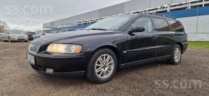 Melns Volvo V70 2004 Daugavpils, ar dzinēja tilpumu 2.40 L un nobraukumu 383 tūkst. km par 2250 €, foto 1 vietnē AUTOMOTO.COM.LV
