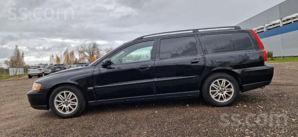 Melns Volvo V70 2004 Daugavpils, ar dzinēja tilpumu 2.40 L un nobraukumu 383 tūkst. km par 2250 €, foto 2 vietnē AUTOMOTO.COM.LV