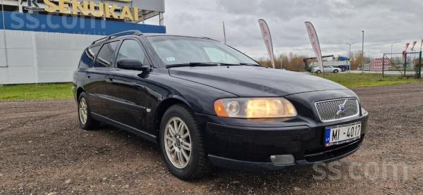 Melns Volvo V70 2004 Daugavpils, ar dzinēja tilpumu 2.40 L un nobraukumu 383 tūkst. km par 2250 €, foto 7 vietnē AUTOMOTO.COM.LV