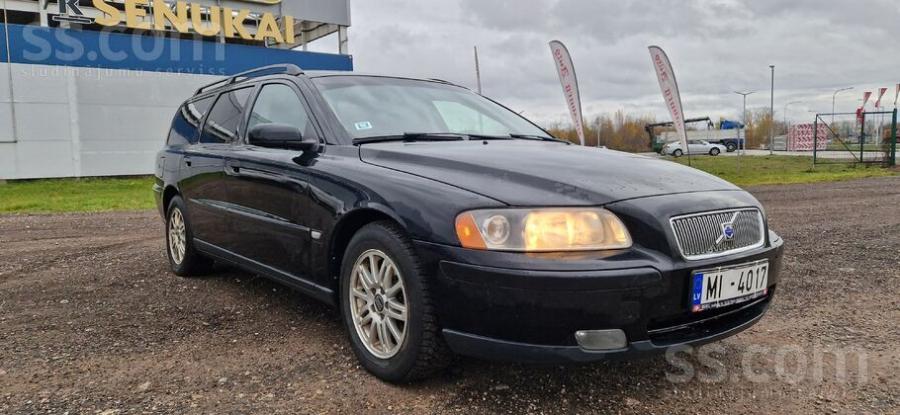 Melns Volvo V70 2004 Daugavpils, ar dzinēja tilpumu 2.40 L un nobraukumu 383 tūkst. km par 2250 €, foto 7 vietnē AUTOMOTO.COM.LV