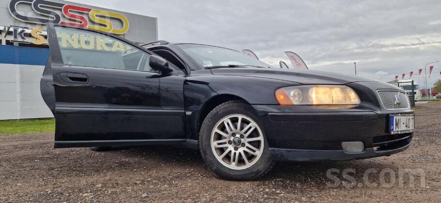 Melns Volvo V70 2004 Daugavpils, ar dzinēja tilpumu 2.40 L un nobraukumu 383 tūkst. km par 2250 €, foto 31 vietnē AUTOMOTO.COM.LV