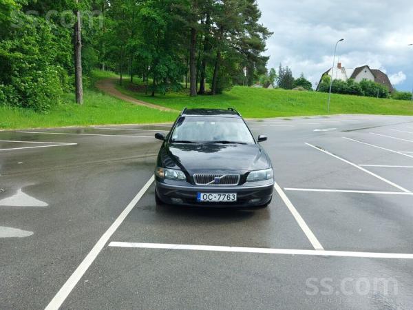 Melns Volvo V70 2004 Alūksne, ar dzinēja tilpumu 2.40 L un nobraukumu 0 tūkst. km par 1350 €, foto 4 vietnē AUTOMOTO.COM.LV