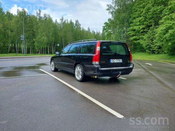 Melns Volvo V70 2004 Alūksne, ar dzinēja tilpumu 2.40 L un nobraukumu 0 tūkst. km par 1350 €, foto 6 vietnē AUTOMOTO.COM.LV