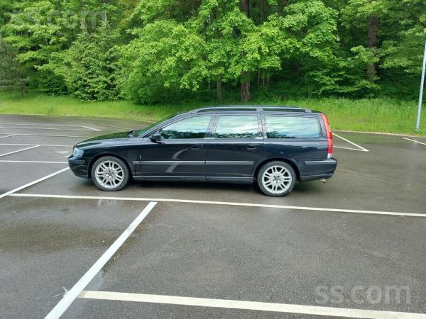 Melns Volvo V70 2004 Alūksne, ar dzinēja tilpumu 2.40 L un nobraukumu 0 tūkst. km par 1350 €, foto 9 vietnē AUTOMOTO.COM.LV