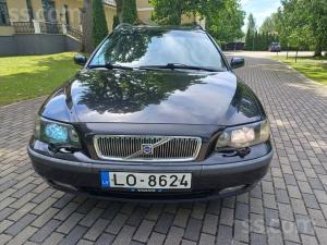 Melns Volvo V70 2004 Kuldīga, ar dzinēja tilpumu 2.40 L un nobraukumu 366 tūkst. km par 5650 €, foto 2 vietnē AUTOMOTO.COM.LV