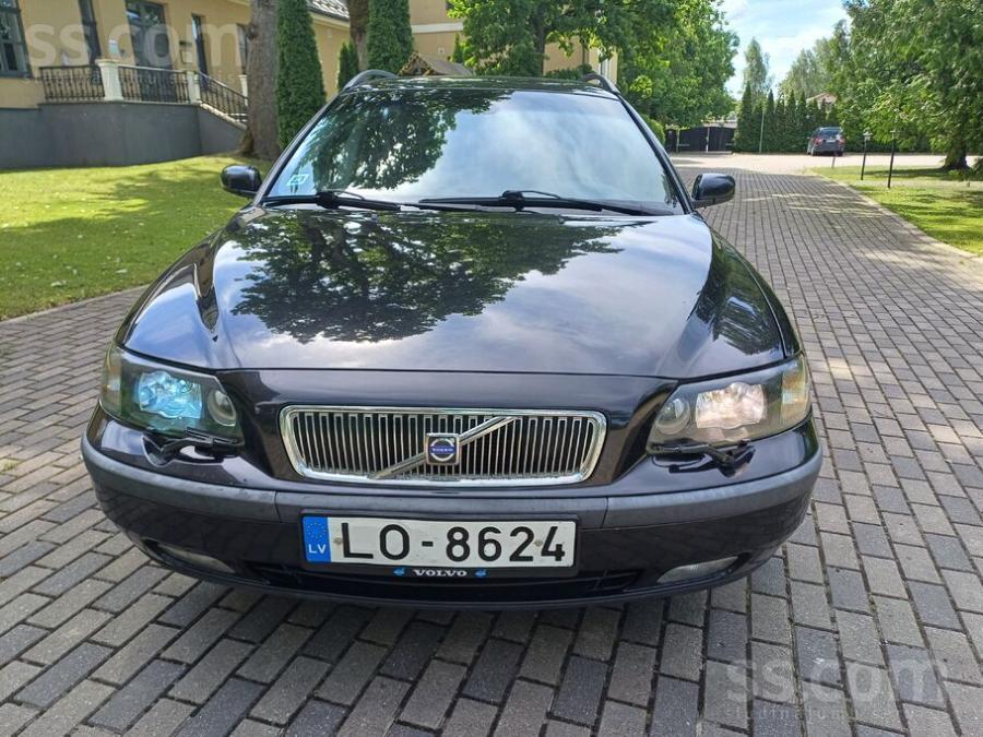 Melns Volvo V70 2004 Kuldīga, ar dzinēja tilpumu 2.40 L un nobraukumu 366 tūkst. km par 5650 €, foto 2 vietnē AUTOMOTO.COM.LV