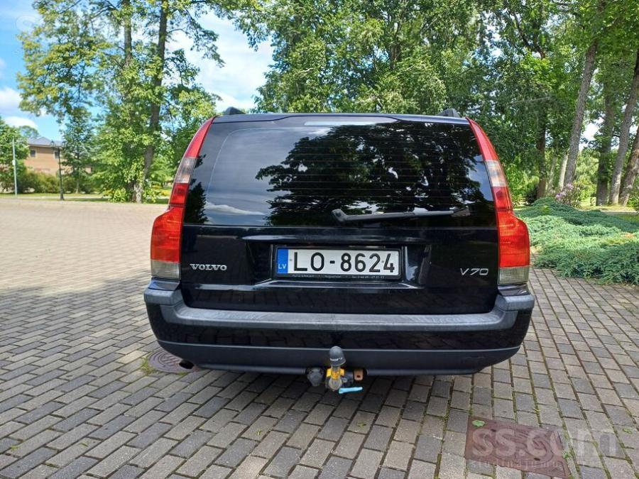 Melns Volvo V70 2004 Kuldīga, ar dzinēja tilpumu 2.40 L un nobraukumu 366 tūkst. km par 5650 €, foto 4 vietnē AUTOMOTO.COM.LV