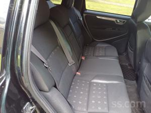 Melns Volvo V70 2004 Kuldīga, ar dzinēja tilpumu 2.40 L un nobraukumu 366 tūkst. km par 5650 €, foto 17 vietnē AUTOMOTO.COM.LV
