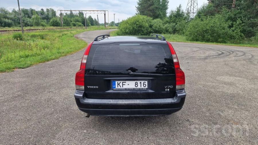 Black Volvo V70 2004 in Bauska, with an engine capacity of 2.40 L and mileage of 316 thousand km for 1490 €, photo 6 on AUTOMOTO.COM.LV