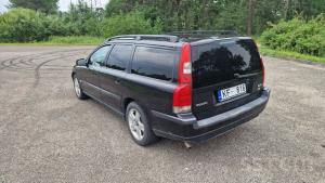 Black Volvo V70 2004 in Bauska, with an engine capacity of 2.40 L and mileage of 316 thousand km for 1490 €, photo 7 on AUTOMOTO.COM.LV