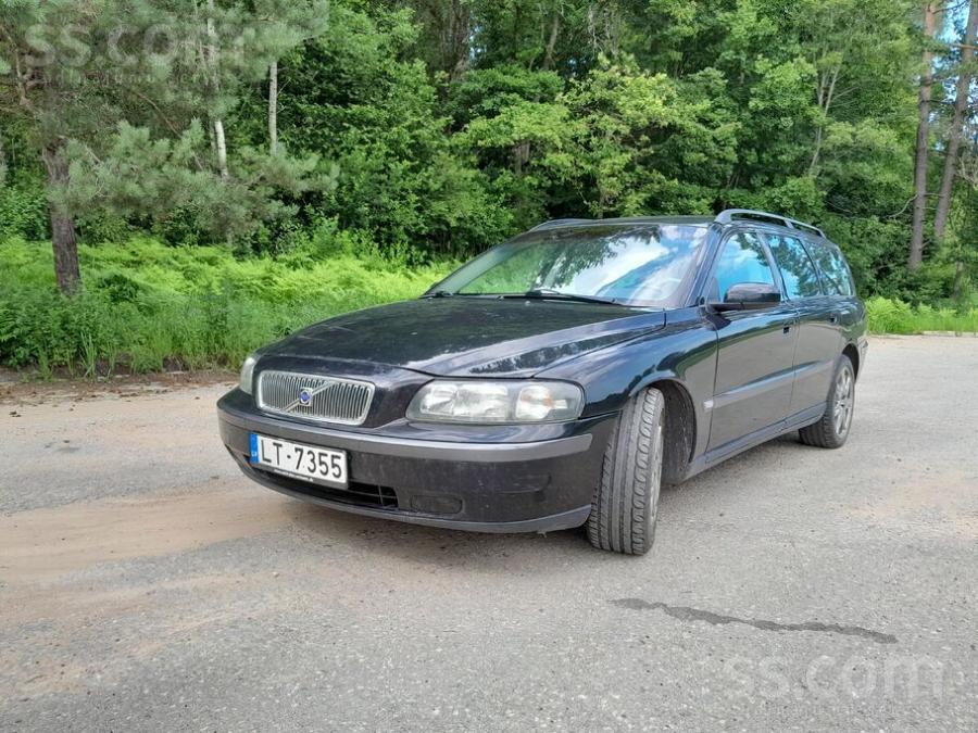 Melns Volvo V70 2004 Madona, ar dzinēja tilpumu 2.40 L un nobraukumu 334 tūkst. km par 2500 €, foto 1 vietnē AUTOMOTO.COM.LV