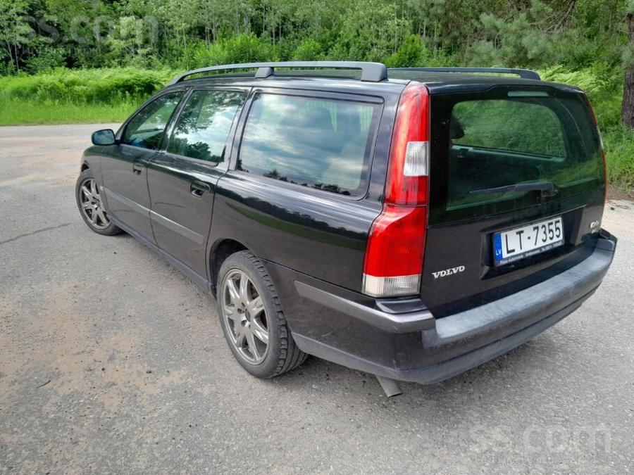 Melns Volvo V70 2004 Madona, ar dzinēja tilpumu 2.40 L un nobraukumu 334 tūkst. km par 2500 €, foto 5 vietnē AUTOMOTO.COM.LV