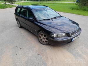 Melns Volvo V70 2004 Madona, ar dzinēja tilpumu 2.40 L un nobraukumu 334 tūkst. km par 2500 €, foto 7 vietnē AUTOMOTO.COM.LV