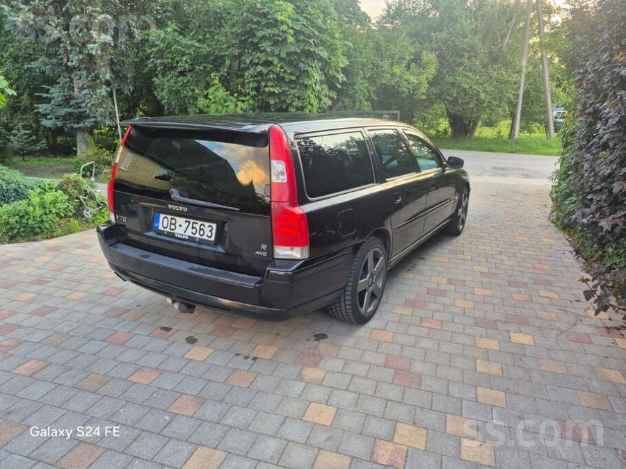 Melns Volvo V70 2004 Rīga, ar dzinēja tilpumu 2.50 L un nobraukumu 178 tūkst. km par 8500 €, foto 3 vietnē AUTOMOTO.COM.LV