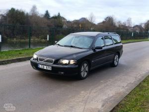 Melns Volvo V70 2004 Kauņa, ar dzinēja tilpumu 2.40 L un nobraukumu 263 tūkst. km par 799 €, foto  vietnē AUTOMOTO.COM.LV