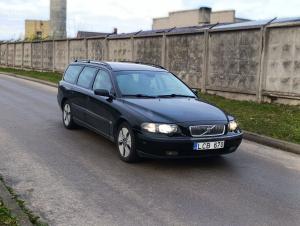 Black Volvo V70 2004 in Kaunas, with an engine capacity of 2.40 L and mileage of 263 thousand km for 799 €, photo 3 on AUTOMOTO.COM.LV