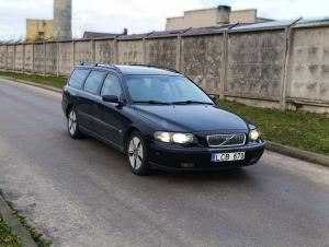 Black Volvo V70 2004 in Kaunas, with an engine capacity of 2.40 L and mileage of 263 thousand km for 799 €, photo 4 on AUTOMOTO.COM.LV