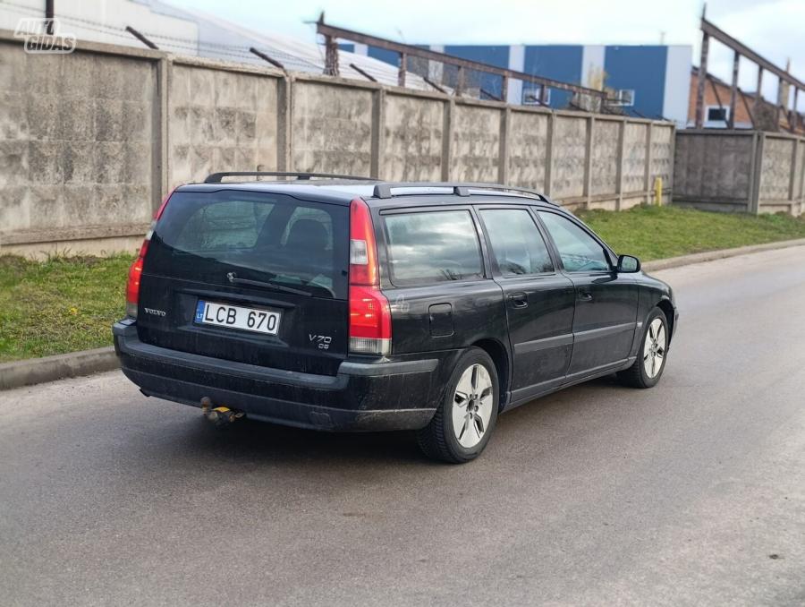 Black Volvo V70 2004 in Kaunas, with an engine capacity of 2.40 L and mileage of 263 thousand km for 799 €, photo 6 on AUTOMOTO.COM.LV