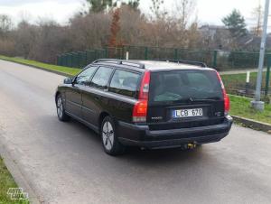 Black Volvo V70 2004 in Kaunas, with an engine capacity of 2.40 L and mileage of 263 thousand km for 799 €, photo 7 on AUTOMOTO.COM.LV