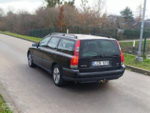 Black Volvo V70 2004 in Kaunas, with an engine capacity of 2.40 L and mileage of 263 thousand km for 799 €, photo 8 on AUTOMOTO.COM.LV