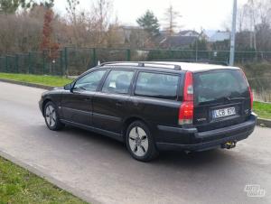 Black Volvo V70 2004 in Kaunas, with an engine capacity of 2.40 L and mileage of 263 thousand km for 799 €, photo 9 on AUTOMOTO.COM.LV