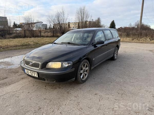 Black Volvo V70 2004 in Ogre, with an engine capacity of 2.40 L and mileage of 460 thousand km for 1500 €, photo 1 on AUTOMOTO.COM.LV