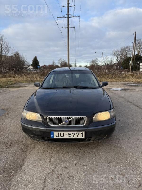 Black Volvo V70 2004 in Ogre, with an engine capacity of 2.40 L and mileage of 460 thousand km for 1500 €, photo 2 on AUTOMOTO.COM.LV