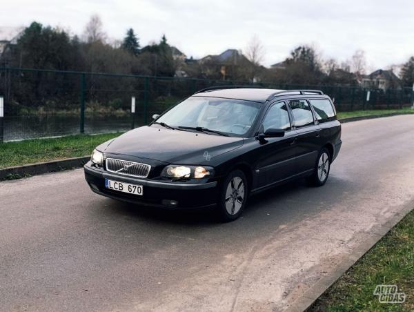 Melns Volvo V70 2004 Kauņa, ar dzinēja tilpumu 2.40 L un nobraukumu 246 tūkst. km par 699 €, foto 2 vietnē AUTOMOTO.COM.LV