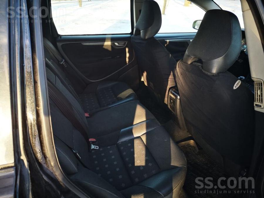 Melns Volvo V70 2004 Rīga, ar dzinēja tilpumu 2.40 L un nobraukumu 0 tūkst. km par 2700 €, foto 6 vietnē AUTOMOTO.COM.LV