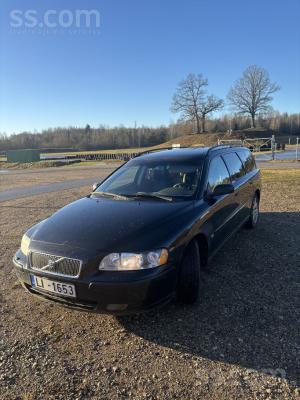 Melns Volvo V70 2004 Madona, ar dzinēja tilpumu 2.40 L un nobraukumu 350 tūkst. km par 1350 €, foto 5 vietnē AUTOMOTO.COM.LV