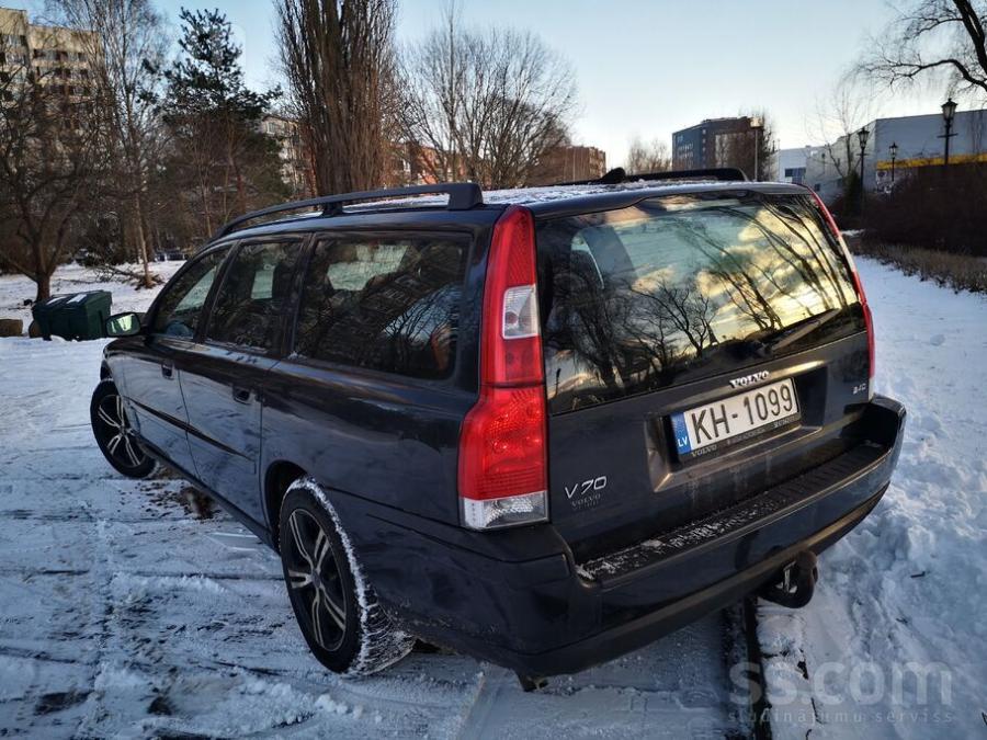 Black Volvo V70 2004 in Riga, with an engine capacity of 2.40 L and mileage of 0 thousand km for 2290 €, photo 2 on AUTOMOTO.COM.LV