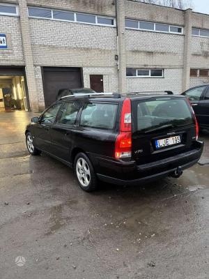 Melns Volvo V70 2004 Viļņa, ar dzinēja tilpumu 2.40 L un nobraukumu 326 tūkst. km par 1700 €, foto 2 vietnē AUTOMOTO.COM.LV