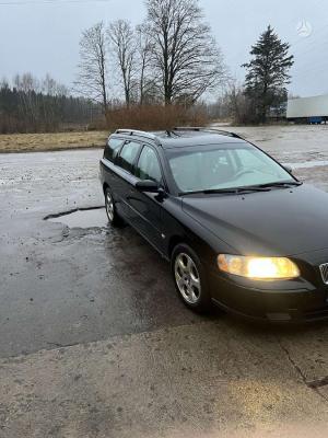 Melns Volvo V70 2004 Viļņa, ar dzinēja tilpumu 2.40 L un nobraukumu 326 tūkst. km par 1700 €, foto 5 vietnē AUTOMOTO.COM.LV