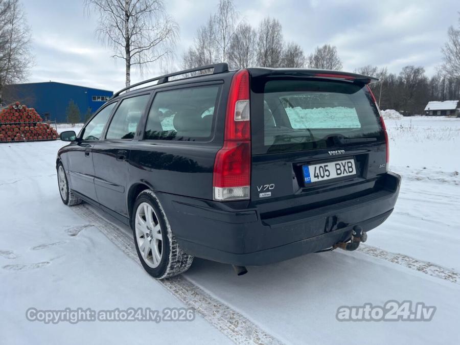 Melns Volvo V70 2004 Pērnava, ar dzinēja tilpumu 2.40 L un nobraukumu 318 tūkst. km par 3490 €, foto 4 vietnē AUTOMOTO.COM.LV